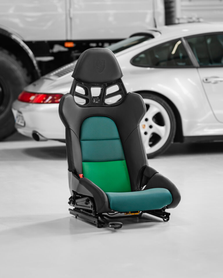 Custom seat inserts LWB 918 carbon buckets - Justin Placek