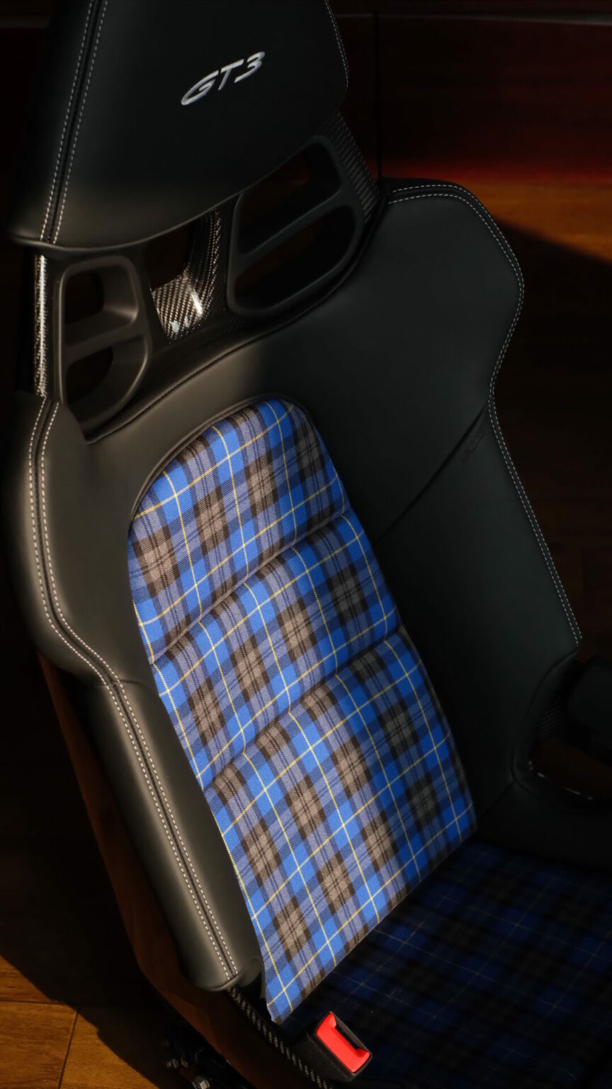 Custom seat inserts LWB 918 carbon buckets - Justin Placek