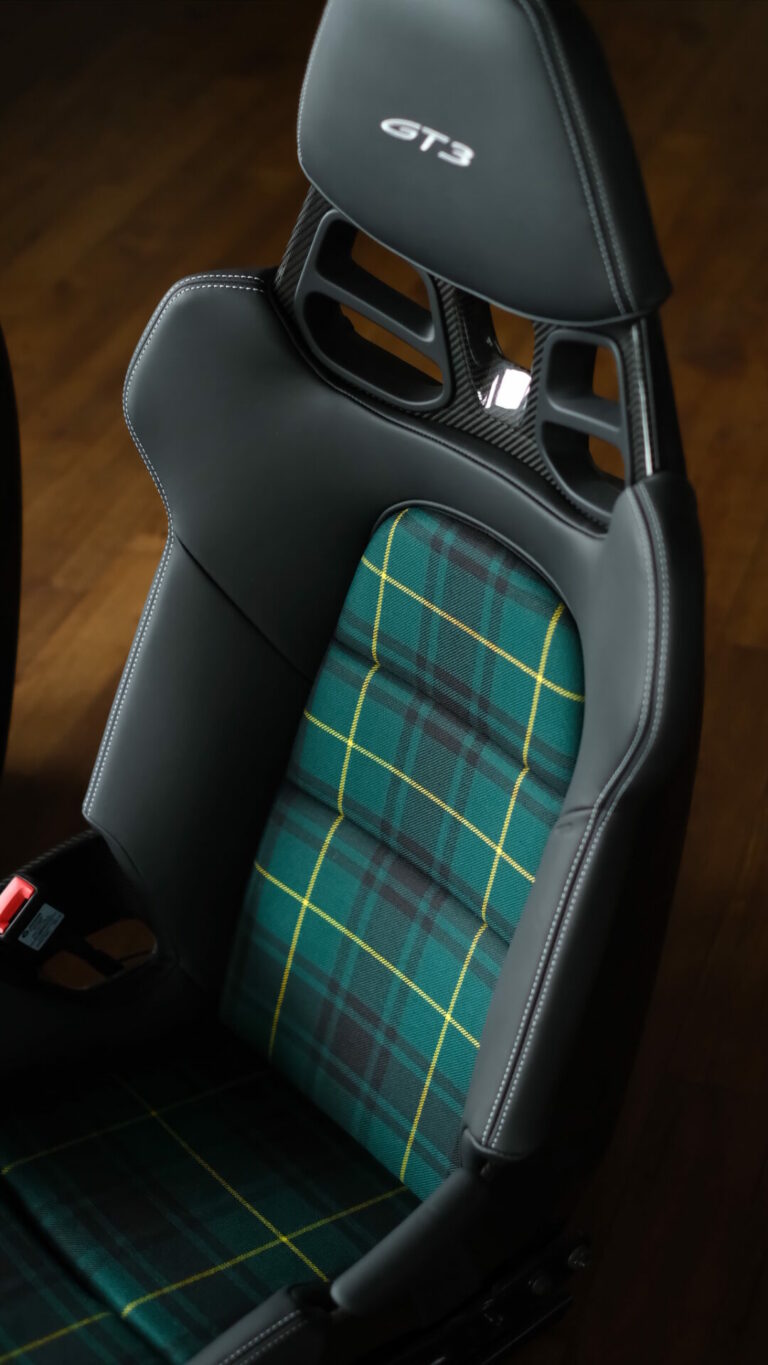 Custom seat inserts LWB 918 carbon buckets - Justin Placek