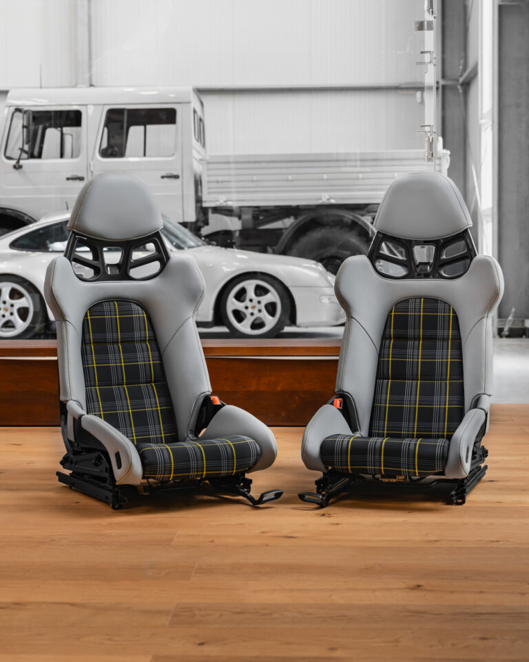 Custom seat inserts LWB 918 carbon buckets - Justin Placek