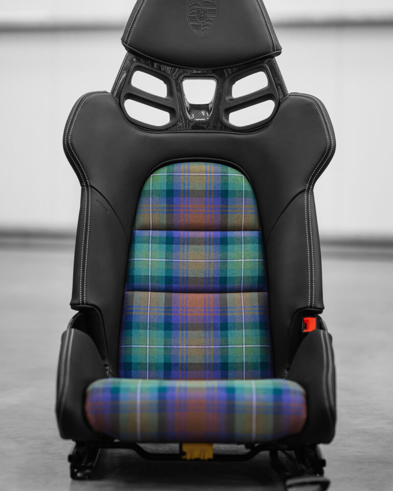 Custom seat inserts LWB 918 carbon buckets - Justin Placek